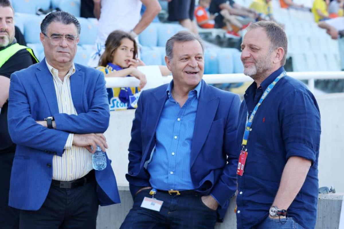 Δίνει τη σκυτάλη ο Πρόδρομος, τα... βλέμματα στο οικονομικό | Thema ...