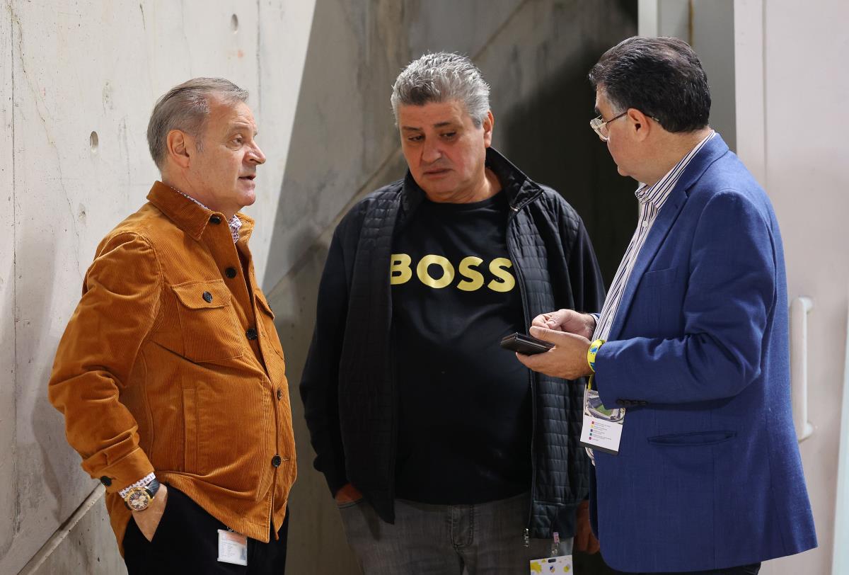 ΑΠΟΕΛίστικο πηγαδάκι με Καραβίδα... (ΦΩΤΟΓΡΑΦΙΕΣ) | Thema Sports ...
