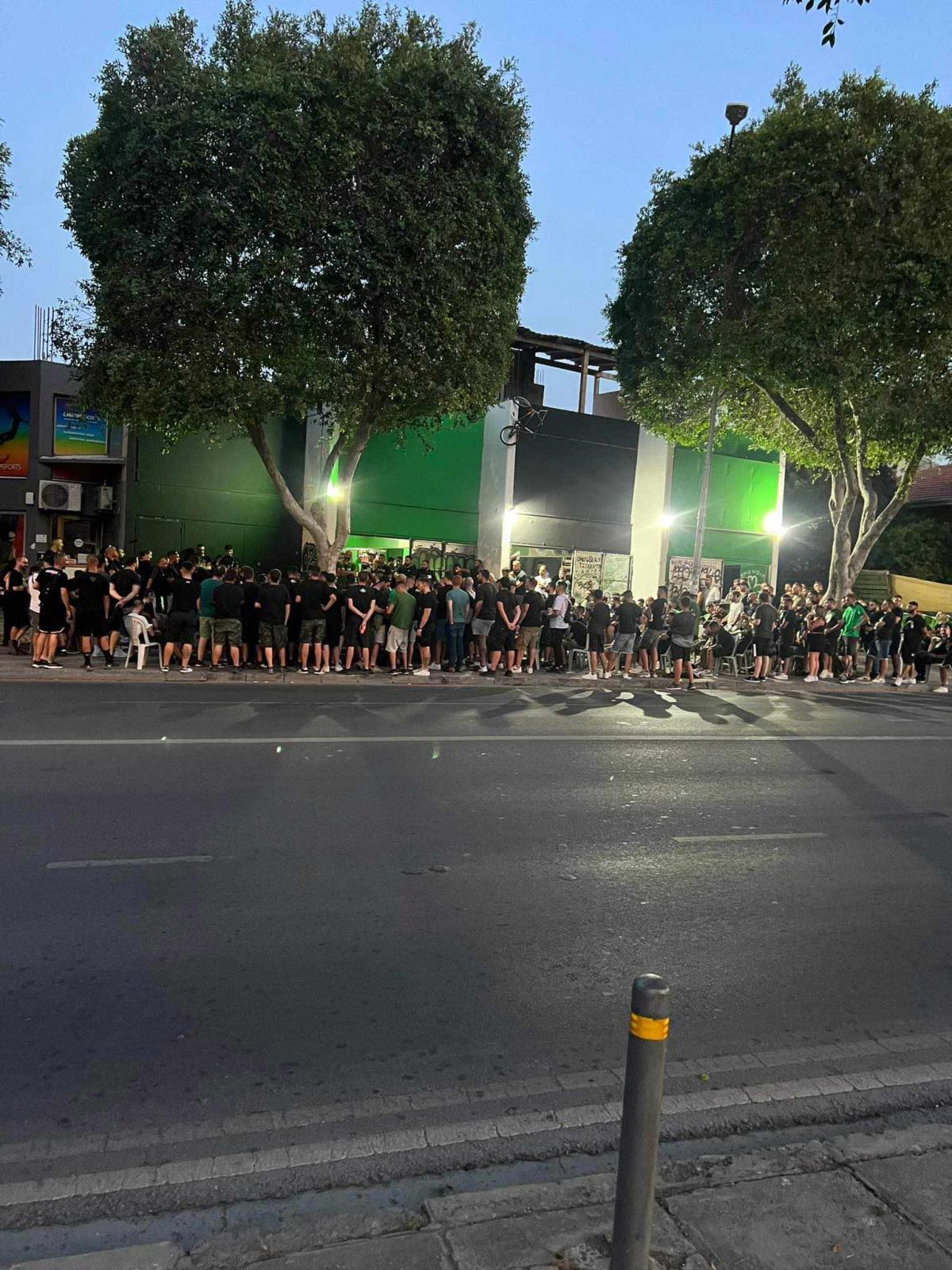 Σε εξέλιξη η συνέλευση της Θύρας 9 - Συζήτηση για ΚΑΡΤΑ | Thema Sports ...