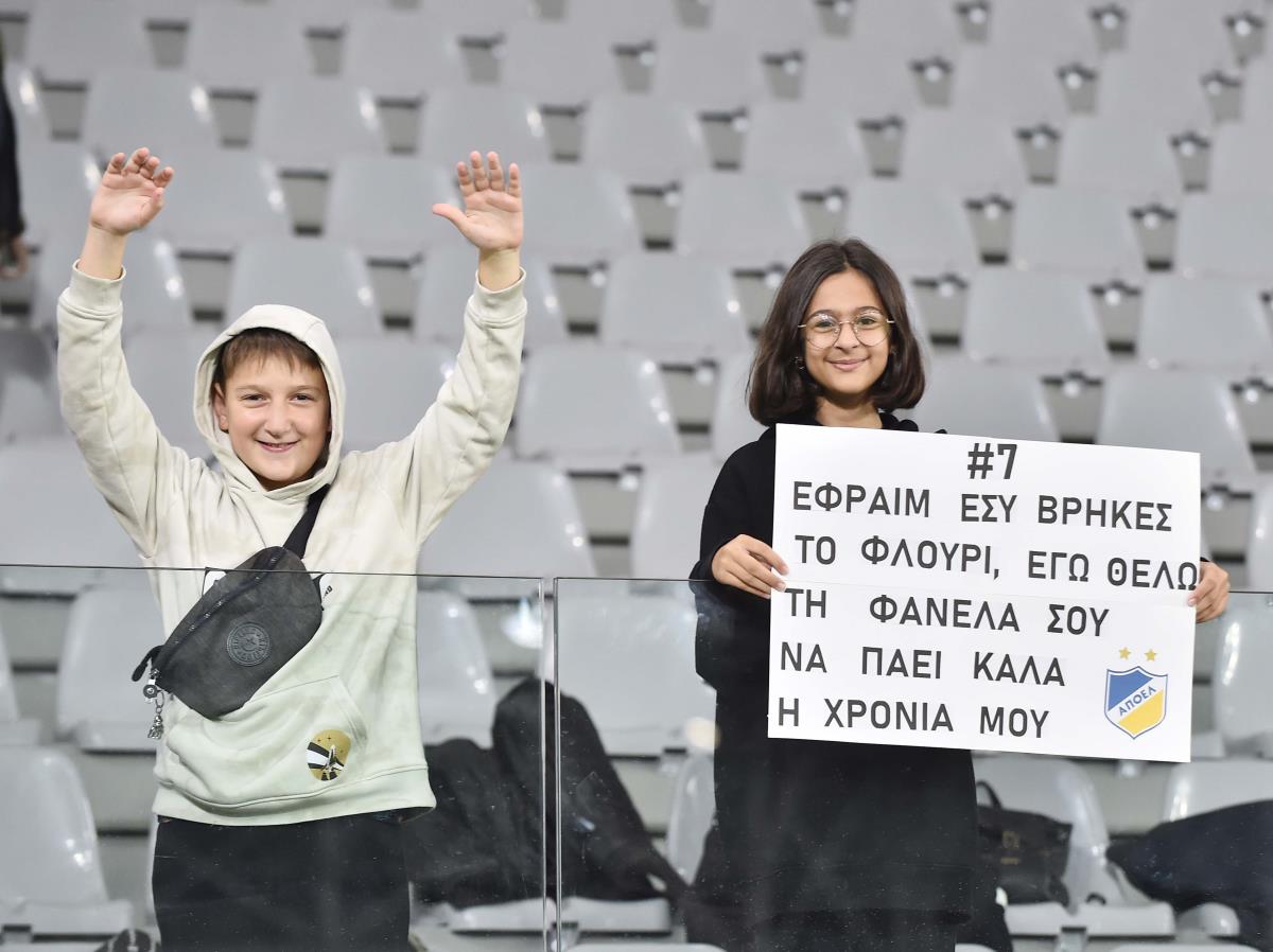 Επικά ΠΑΝΟ για Εφραίμ-Μαρκίνιος: «Δώσε μου τη φανέλα, σου δίνω τη ...