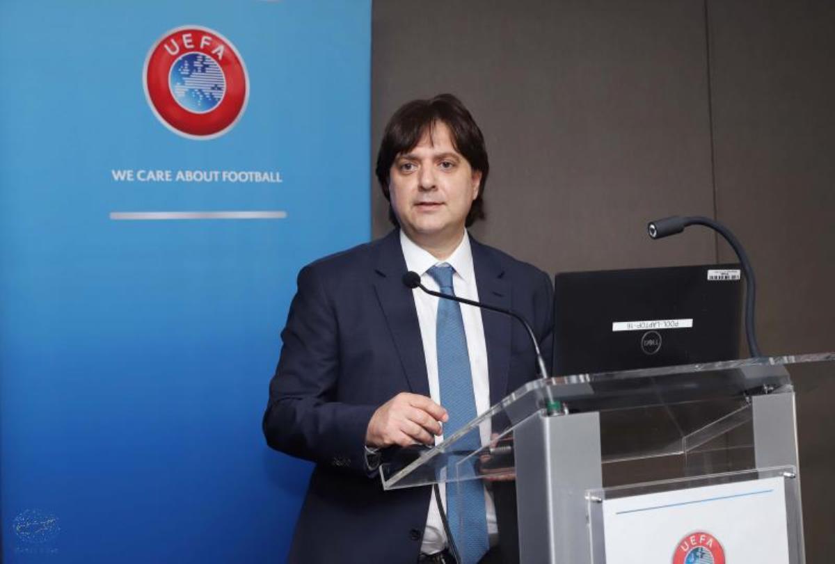 Τα «μπαλώματα» του Νικ Νικολάου και του λειτουργού της ΚΟΠ… | Thema ...
