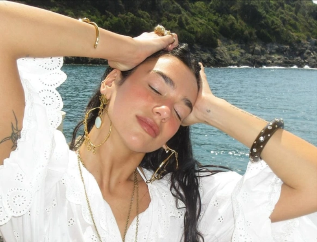 Η πόλη που μαζεύει τις πιο σέξι γυναίκες: Dua Lipa, Ana de Armas και ...